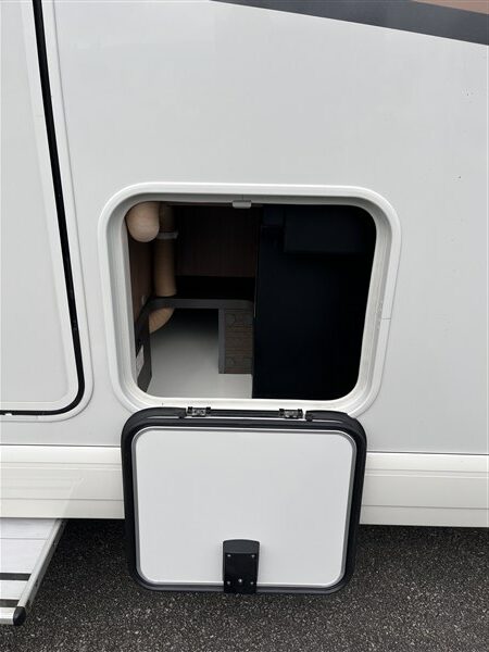 Carthago C Tourer I 143 LE - Arc en ciel Campings cars